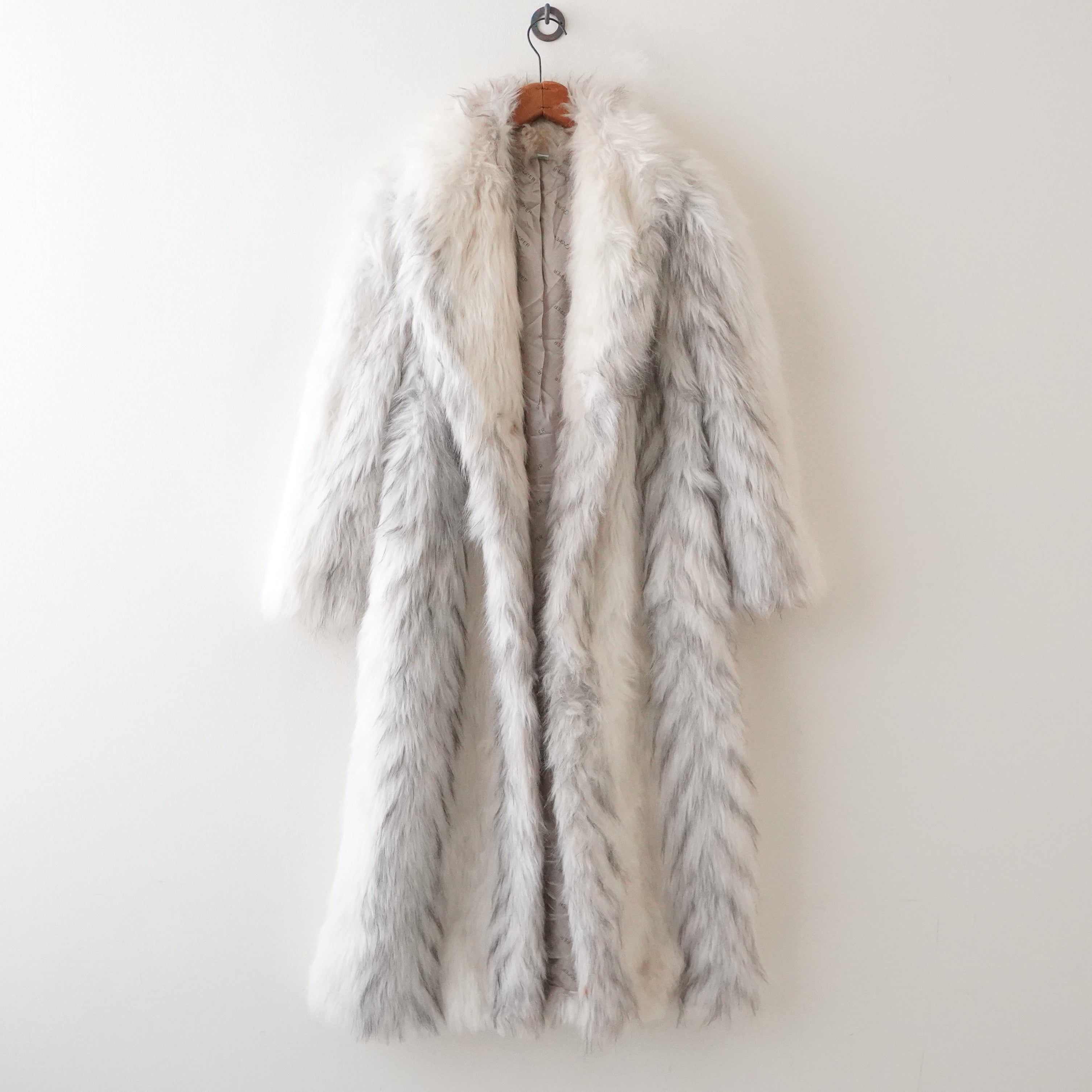 CASPER fur coat – NEVERKNOWS